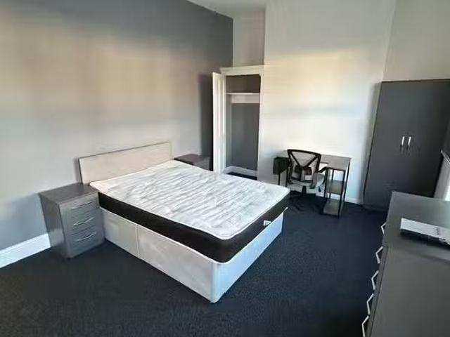 4 bedroom house for rent in Brooklyn Street, Hull, HU5