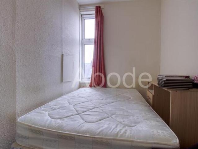4 bedroom house for rent in Burley Lodge Road, Hyde Park, Leeds, LS6