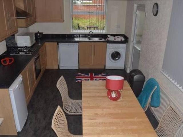 4 bedroom house for rent in Burleigh Road LE11 3BA LE11
