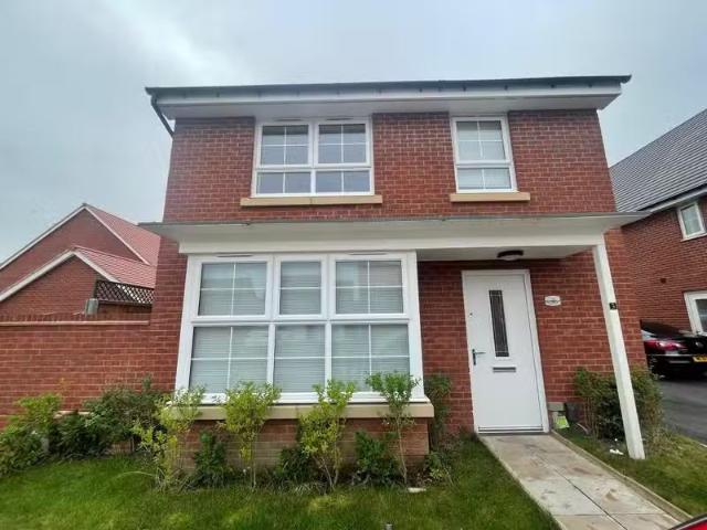 4 bedroom house for rent in Gilling Close, Littleover, DE23