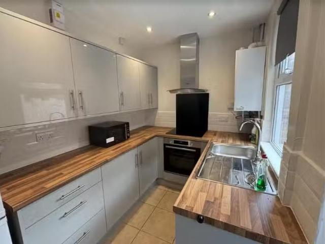 4 bedroom house for rent in Granville Street, Loughborough, LE11