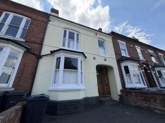 4 bedroom house for rent in Greenfield Road, B17