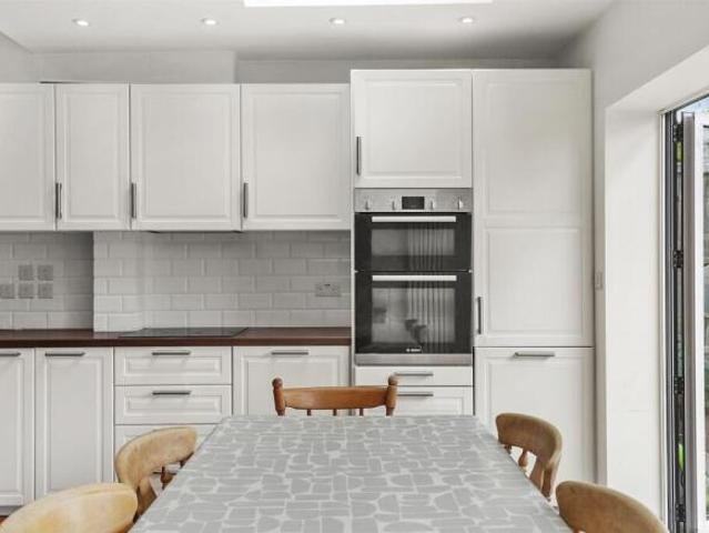 4 bedroom house for rent in Grenoble Gardens, N13