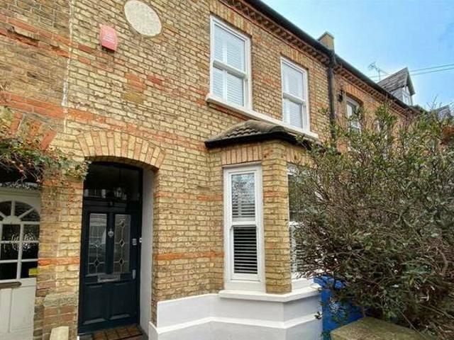 4 bedroom house for rent in Grove Road Windsor SL4