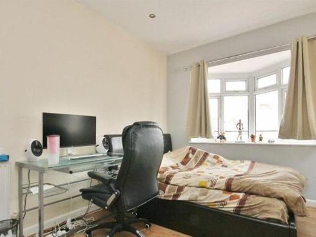 4 Bedroom House For Rent In Guildford, Surrey