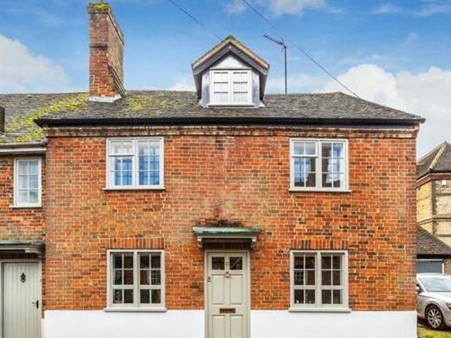 4 Bedroom House For Rent In Guildford, Surrey