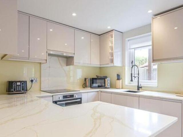 4 Bedroom House For Rent In Docklands, London