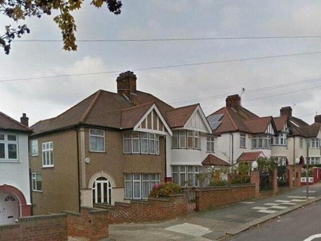 4 Bedroom House For Rent In Dollis Hill Lane, London