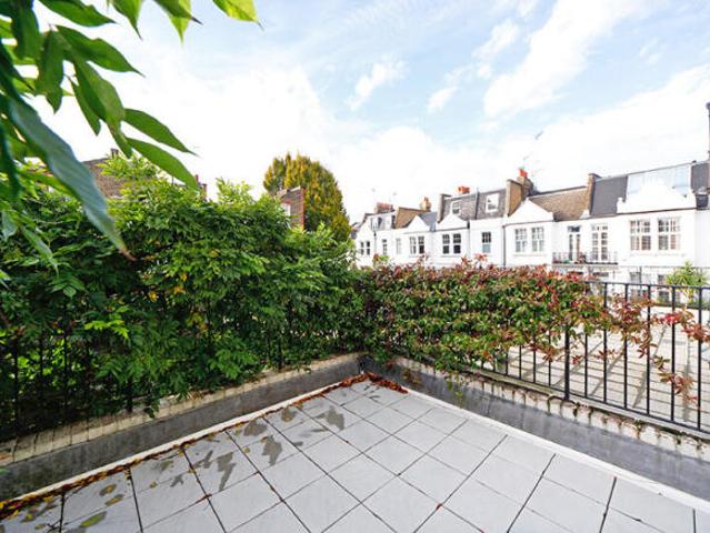 4 bedroom house for rent in Doria Road, London, SW6