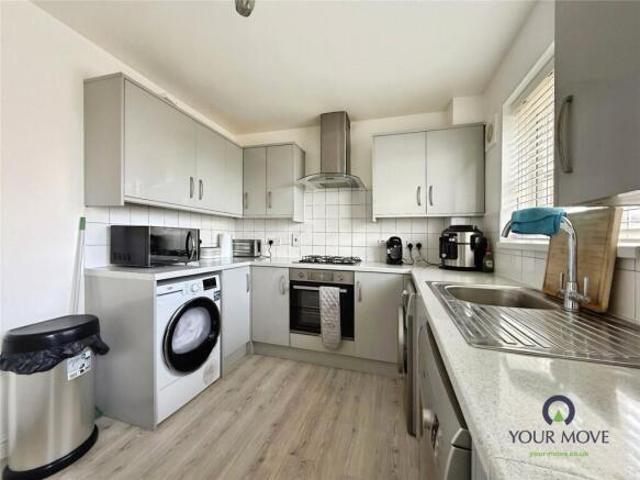 4 bedroom house for rent in Dickens Close, Erith, DA8