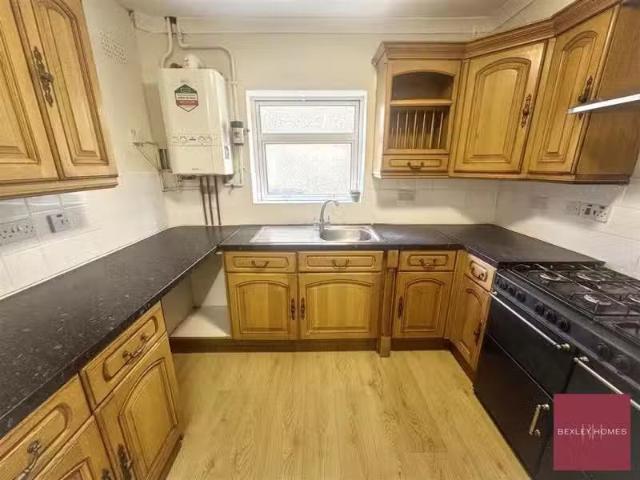 4 bedroom house for rent in Eastry Road, Erith, DA8