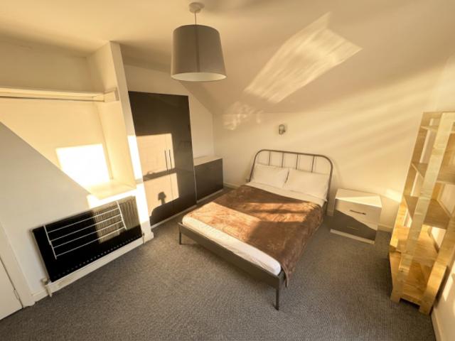 3 bedroom house for rent in Ednaston Road 3 bed, Dunkirk, East Midlands, NG7