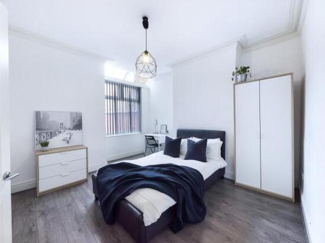 4 bedroom house for rent in Elleray Road, Salford, M6