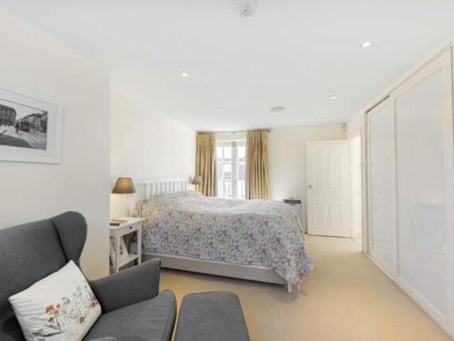 4 bedroom house for rent in Esmond Road, Chiswick, W4