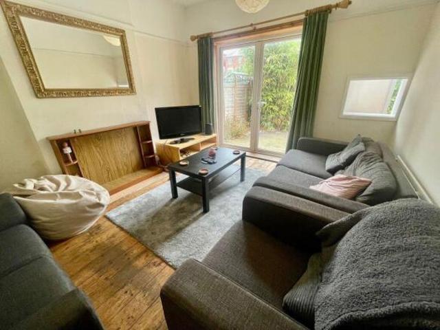 3 bedroom house for rent in Three/ Four Bedroom Student House P07702, BH9