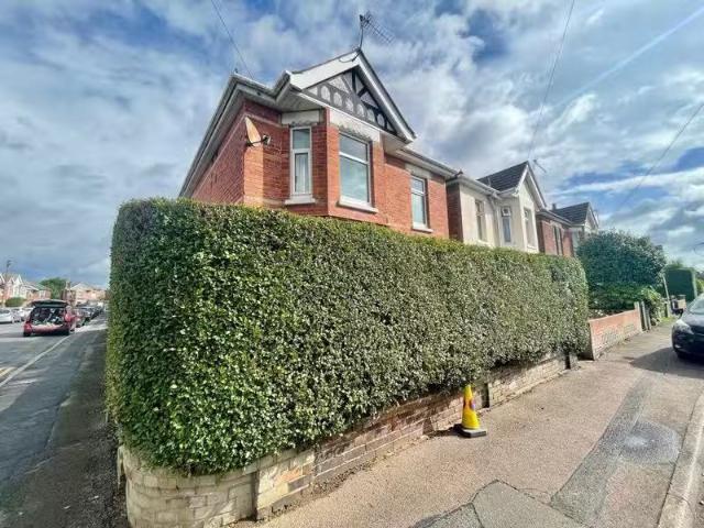 4 bedroom house for rent in Four Double Bedroom Student House.