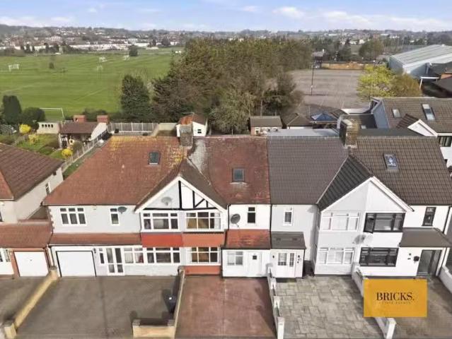4 bedroom house for rent in Forest Road, Barkingside, IG6
