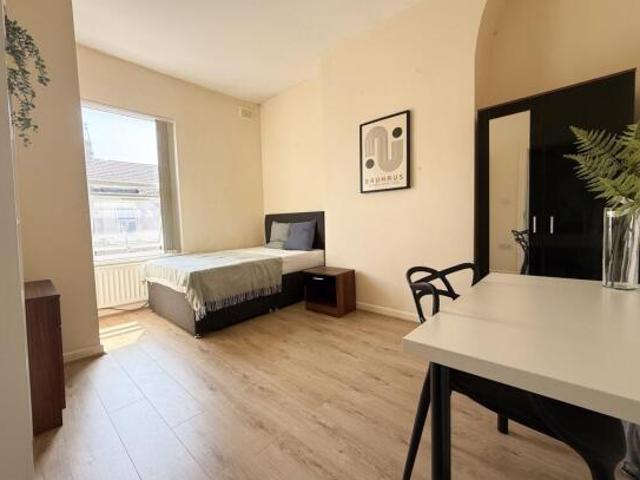 4 bedroom house for rent in Fell Street, L7 2QB, L7
