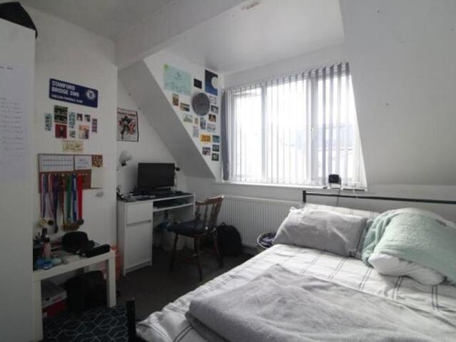 4 bedroom house for rent in Filey Street. S10
