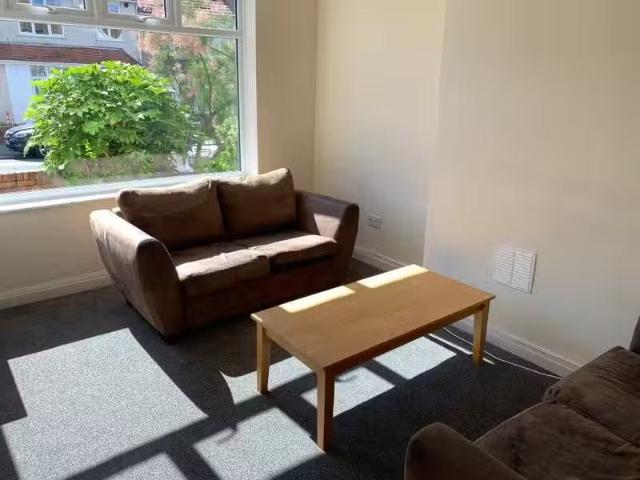 4 bedroom house for rent in Keys Avenue, Bristol, BS7