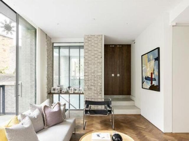 4 Bedroom House For Rent In Kensington, London