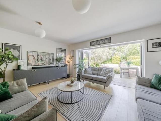 4 bedroom house for rent in Home Meadow Mews, London, SE22