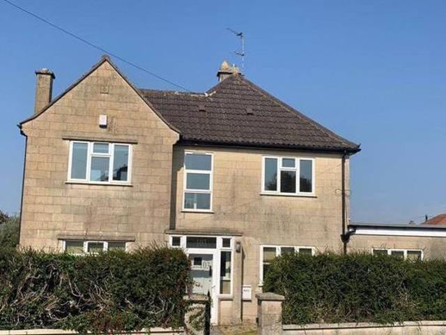 4 bedroom house for rent in Hawthorn Grove P1701 BA2
