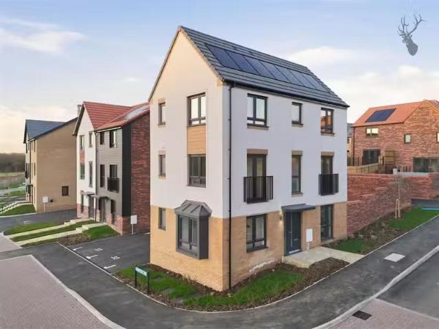 4 bedroom house for rent in Hampton Way, Bishop's Stortford, C.