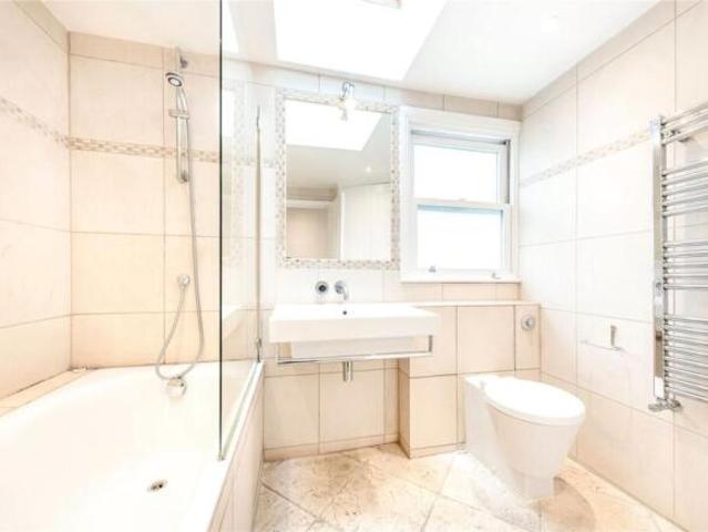 4 bedroom house for rent in Hartismere Road, London, SW6