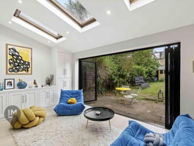 4 bedroom house for rent in Heythorp Street, London, SW18