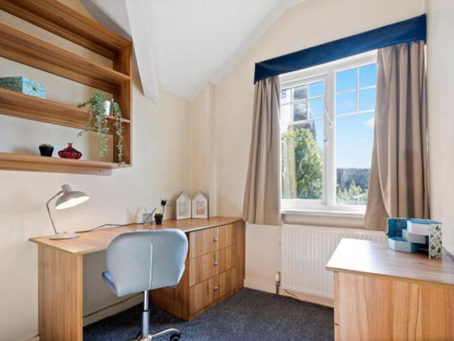 4 bedroom house for rent in HEADINGLEY LANE, Leeds, LS6