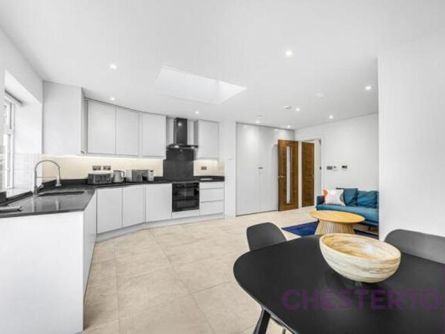 4 bedroom house for rent in Hesperus Crescent, Cubitt Town, E14