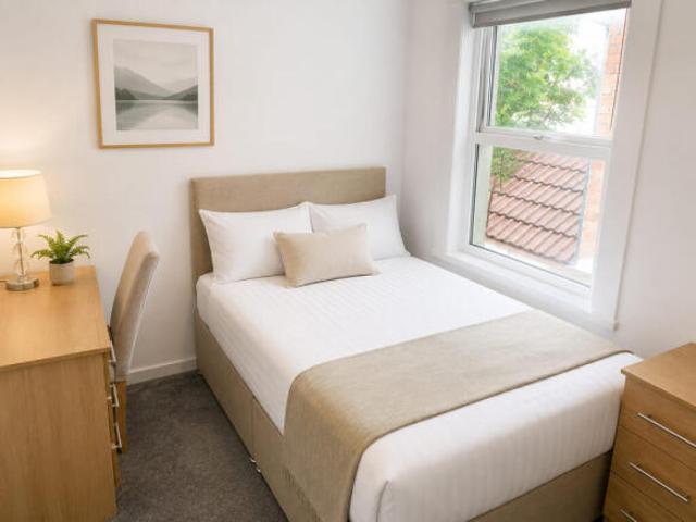 4 bedroom house for rent in High Street, Kingswood, BS15