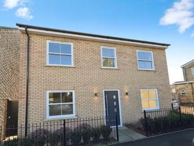 4 bedroom house for rent in High Street, Sutton, CB6