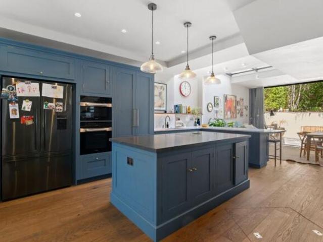 4 bedroom house for rent in Huntingdon Street, Barnsbury, N1