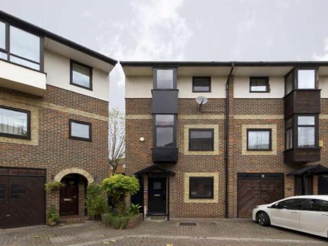 4 bedroom house for rent in Ironmongers Place, Canary Wharf, E14