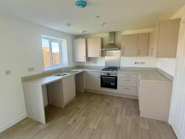 4 bedroom house for rent in Oak Road, Garden City, CH5