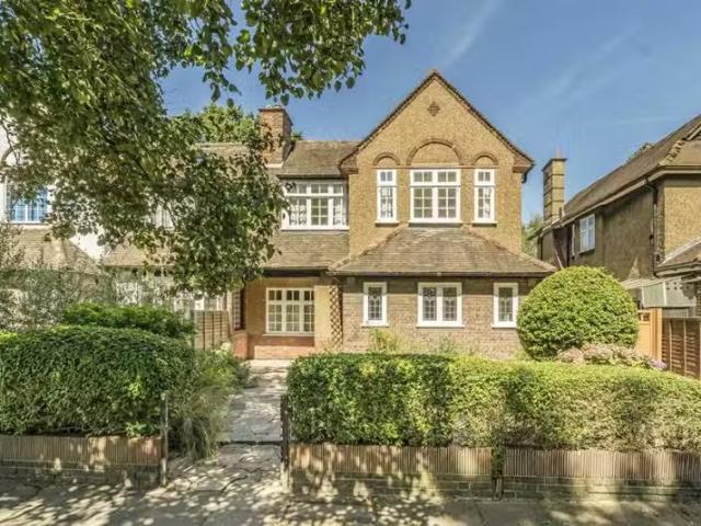 4 bedroom house for rent in Oakley Avenue, Ealing, W5