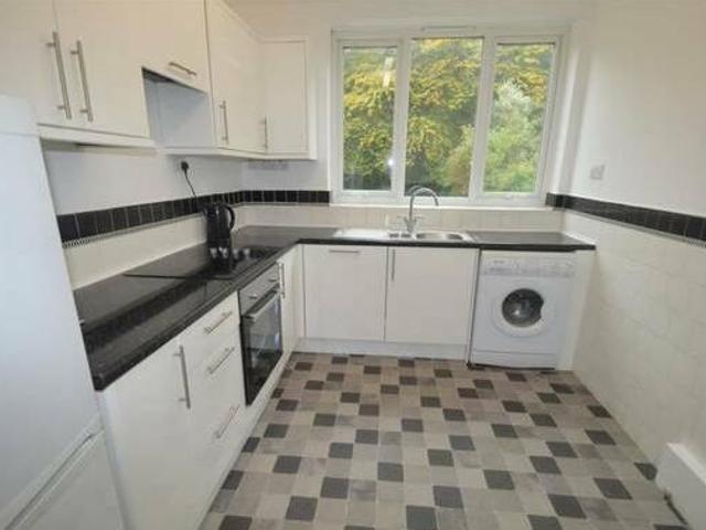 4 bedroom house for rent in Odell Close Barking IG11