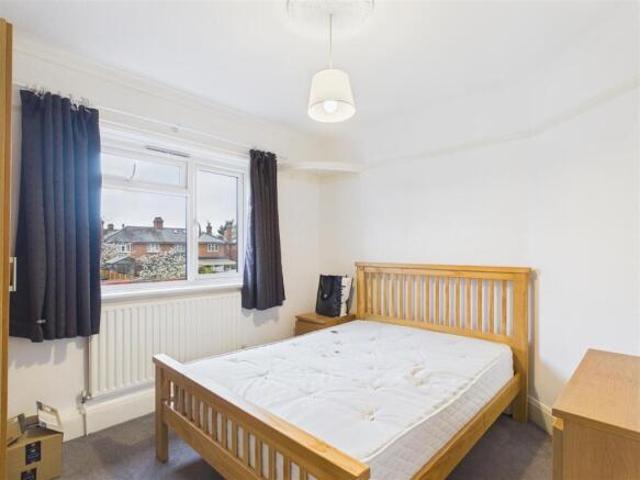 4 bedroom house for rent in Old Oak Road, London, W3