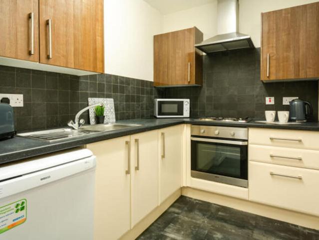 4 bedroom house for rent in OTLEY ROAD, Leeds, LS6