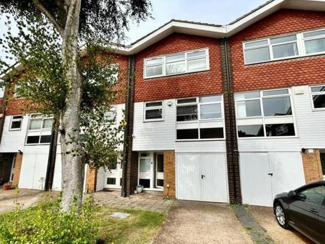 4 Bedroom House For Rent In London