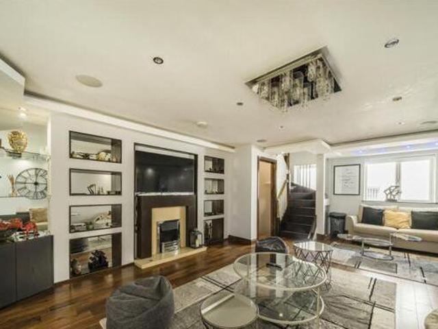 4 Bedroom House For Rent In London