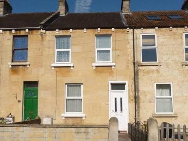 4 bedroom house for rent in Lorne Road P1017 BA2