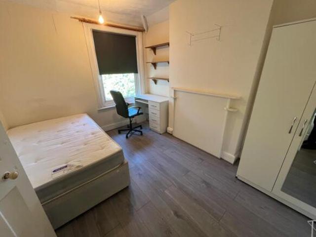 4 bedroom house for rent in Langhorn Road, SO16