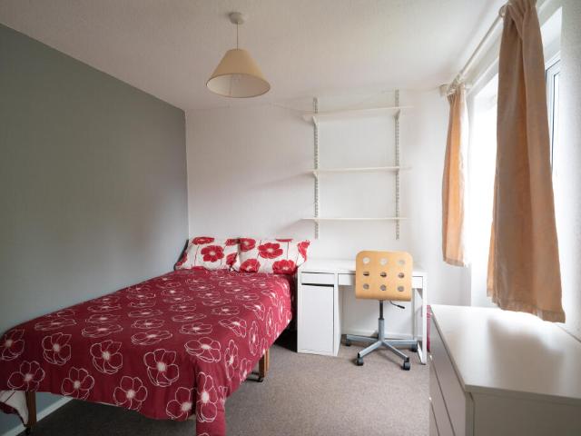 4 bedroom house for rent in Leahurst Crescent 4 bed, Harborne, West Midlands, B17