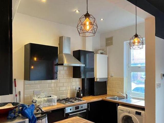 4 Bedroom House For Rent In Leeds, West Yorkshire