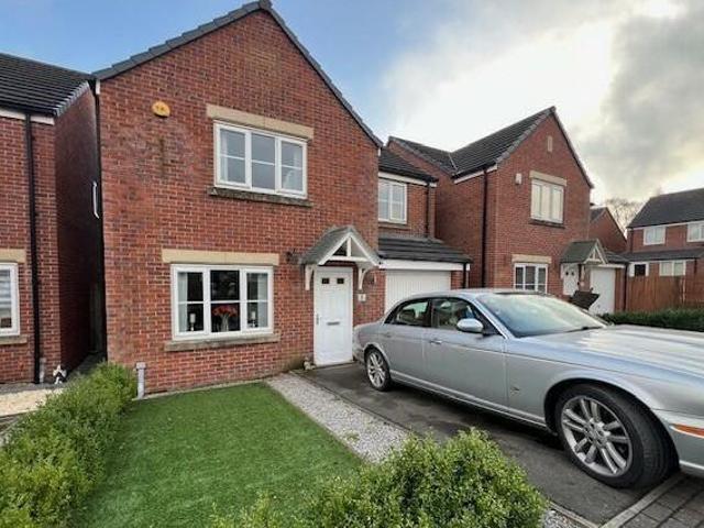 4 Bedroom House For Rent In Lightcliffe
