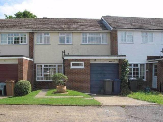 4 bedroom house for rent in Llanaway Close Godalming GU7