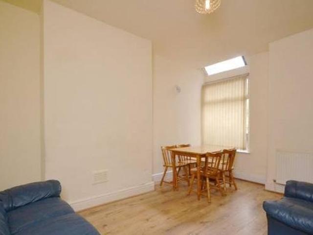 4 bedroom house for rent in Monica Grove M19